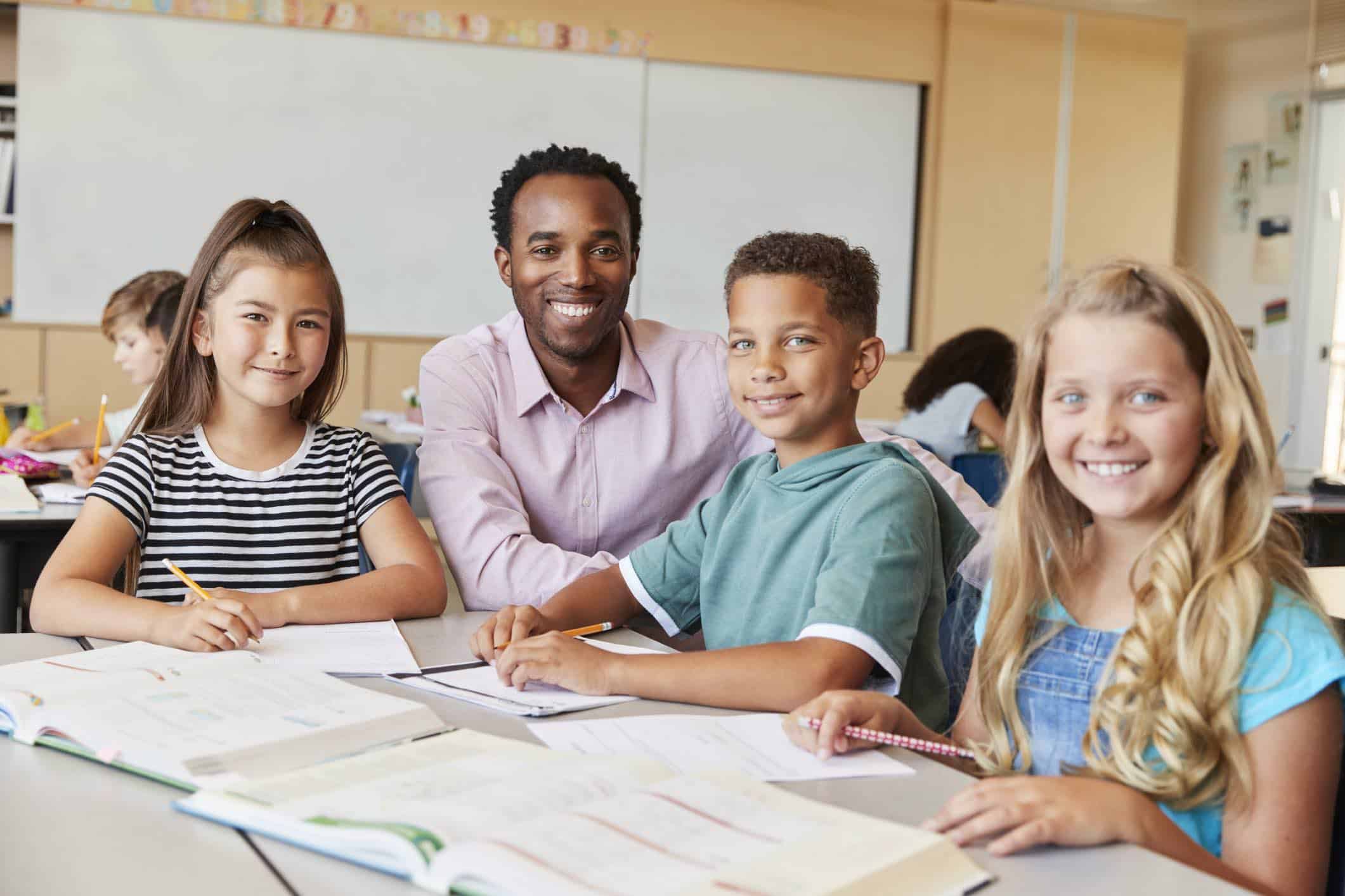 Choosing the right desk and chair can improve students' spine ...